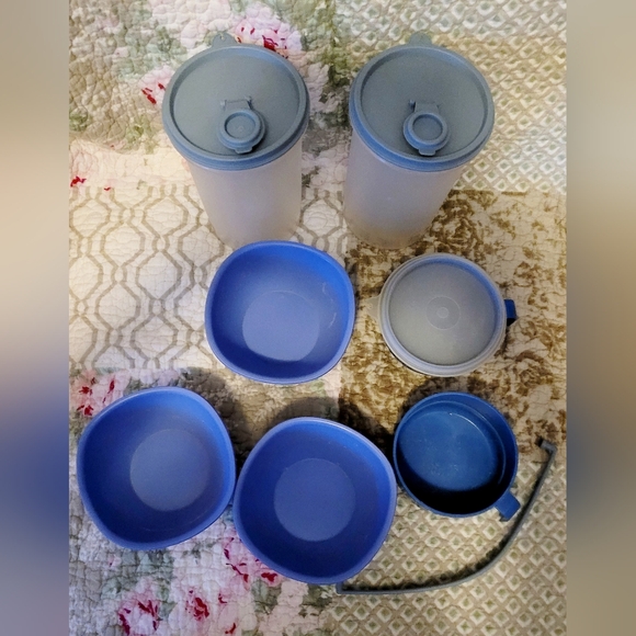 Tupperware | Kitchen | Tupperware Blue 32 Oz Drink Storage And Bowls ...